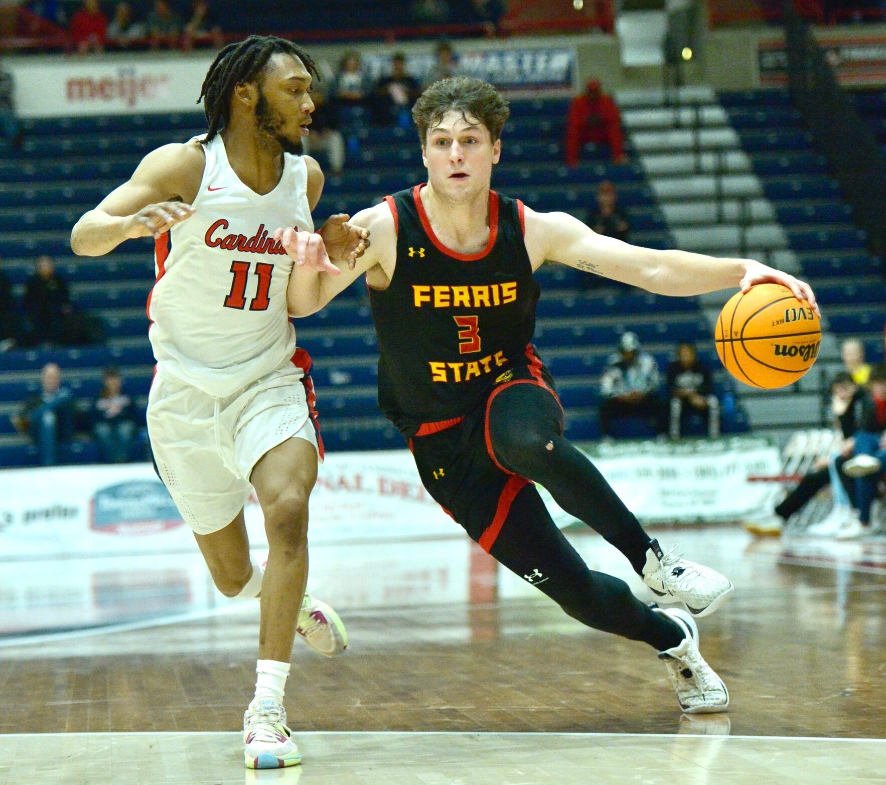Men’s basketball splits weekend series – The Ferris State Torch
